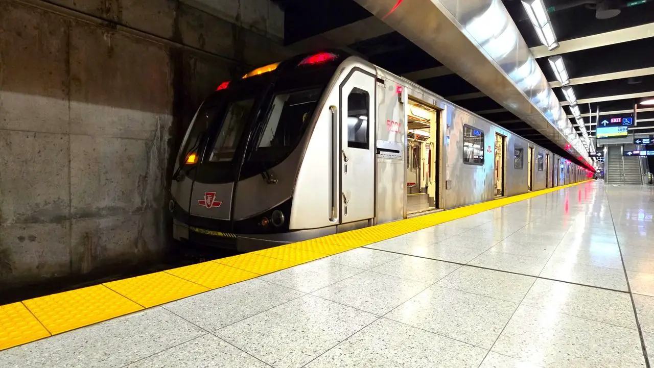 Guide: Using the tram, Toronto Metro and Buses | Blog NLARENAS.COM