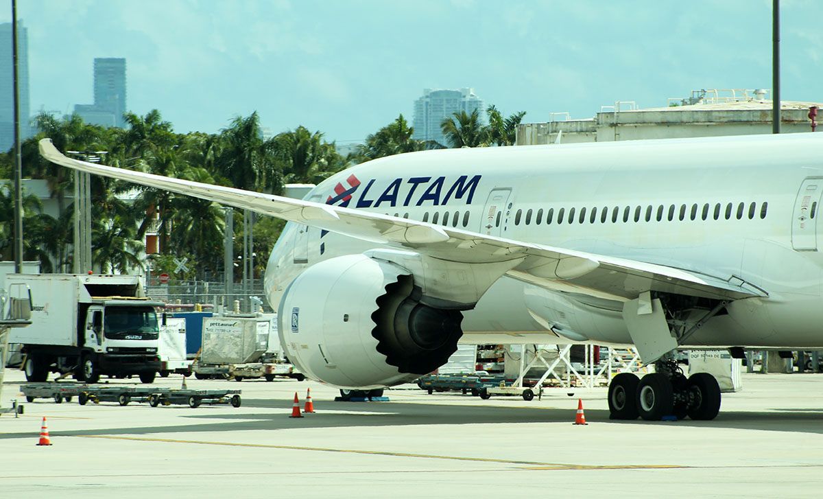 Da Latam Logo Latam Logo Hi Res Stock Photography And Images Alamy